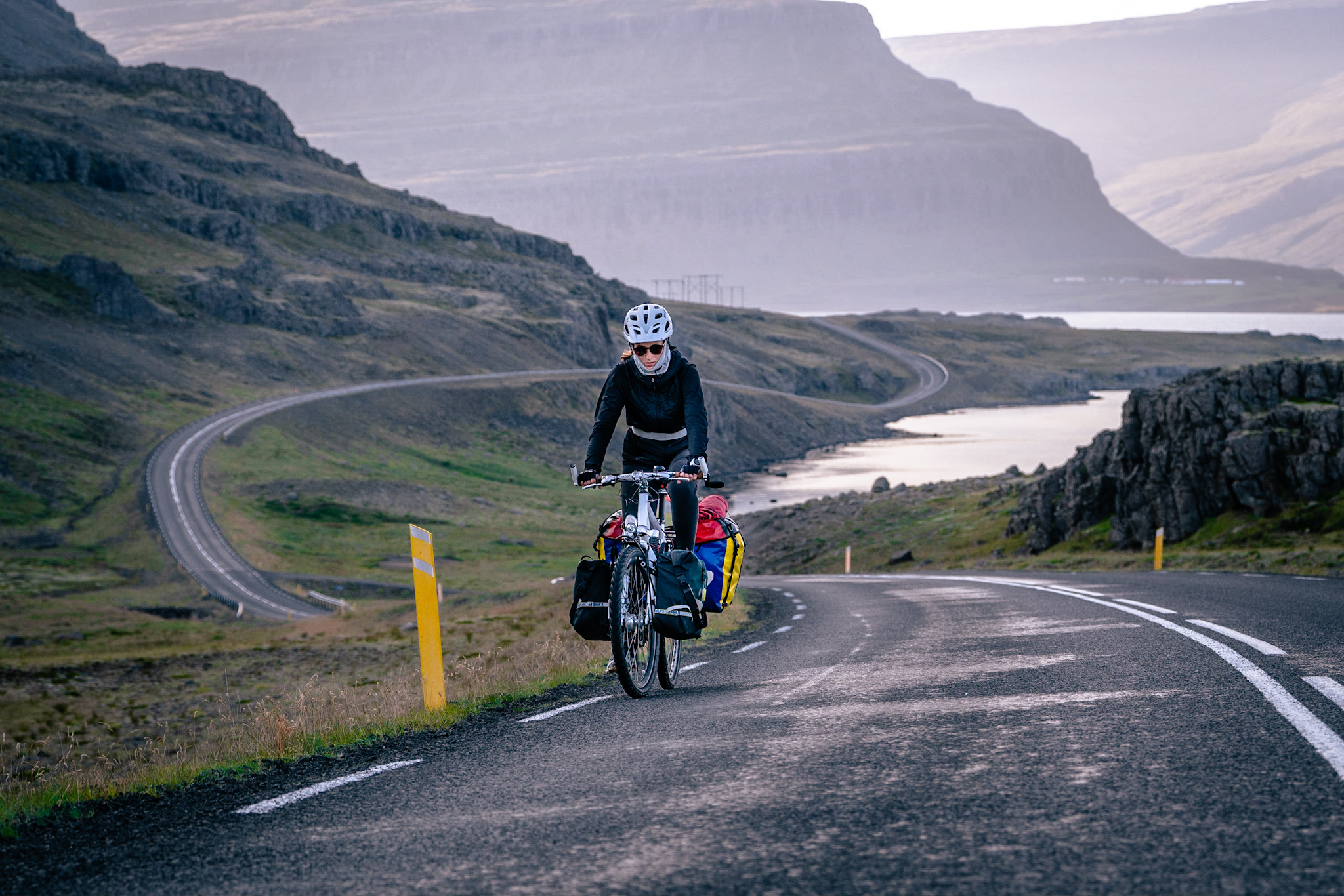 Lesung: "Gegenwind - Mit dem Fahrrad zwischen Feuer und Eis" von ...